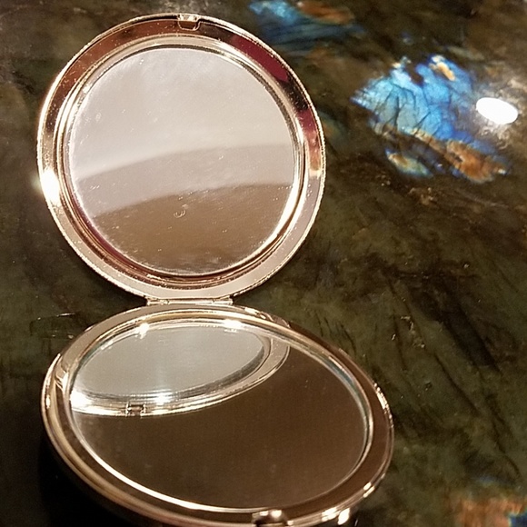 No name | Makeup | Mirrored Compact Case Magnified Regular Nwt | Poshmark
